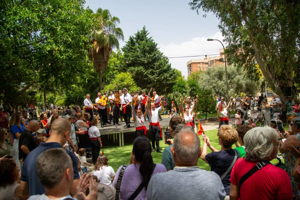 Más de 3.000 personas participan en Ancá La Térmica, el primer evento ...
